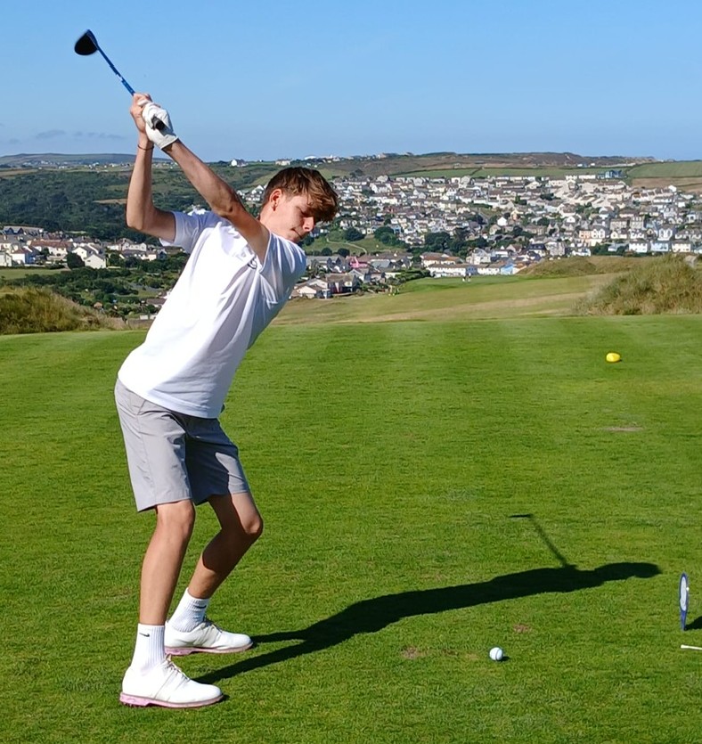 Wiltshire Juniors Shine in the South West :: Wiltshire Golf